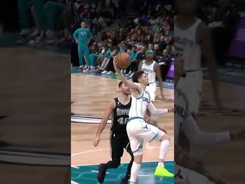 LaMelo Drops SICK Wrap Around Pass | #Shorts - LOVENBA